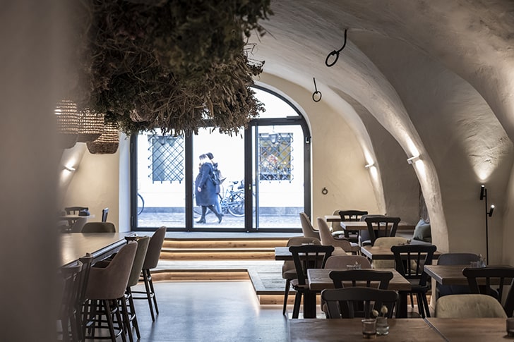 Bogen: the bistro of flowers! - India Art N Design